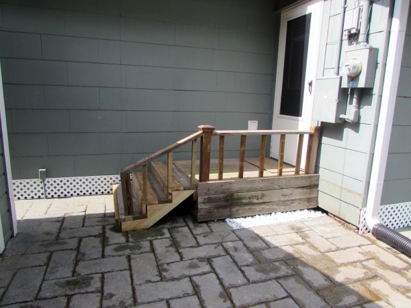 Constructing Decks, Decklettes and Back Stoops | Ravenscourt Gardens