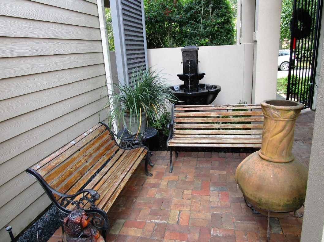 Modern Brick Courtyard with Southern Highlights | Ravenscourt Gardens